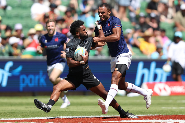 Rugby à sept, Seven's World Series, Les bleus battus en finale