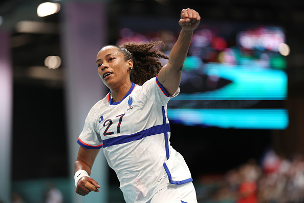 Handball, Joyeux anniversaire Estelle Nze Minko